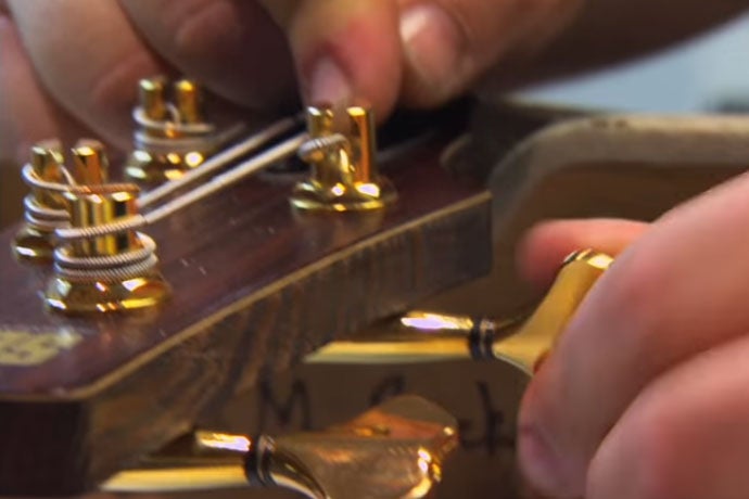 Player Tips: Replacing Bass Guitar Strings | Elixir® Strings